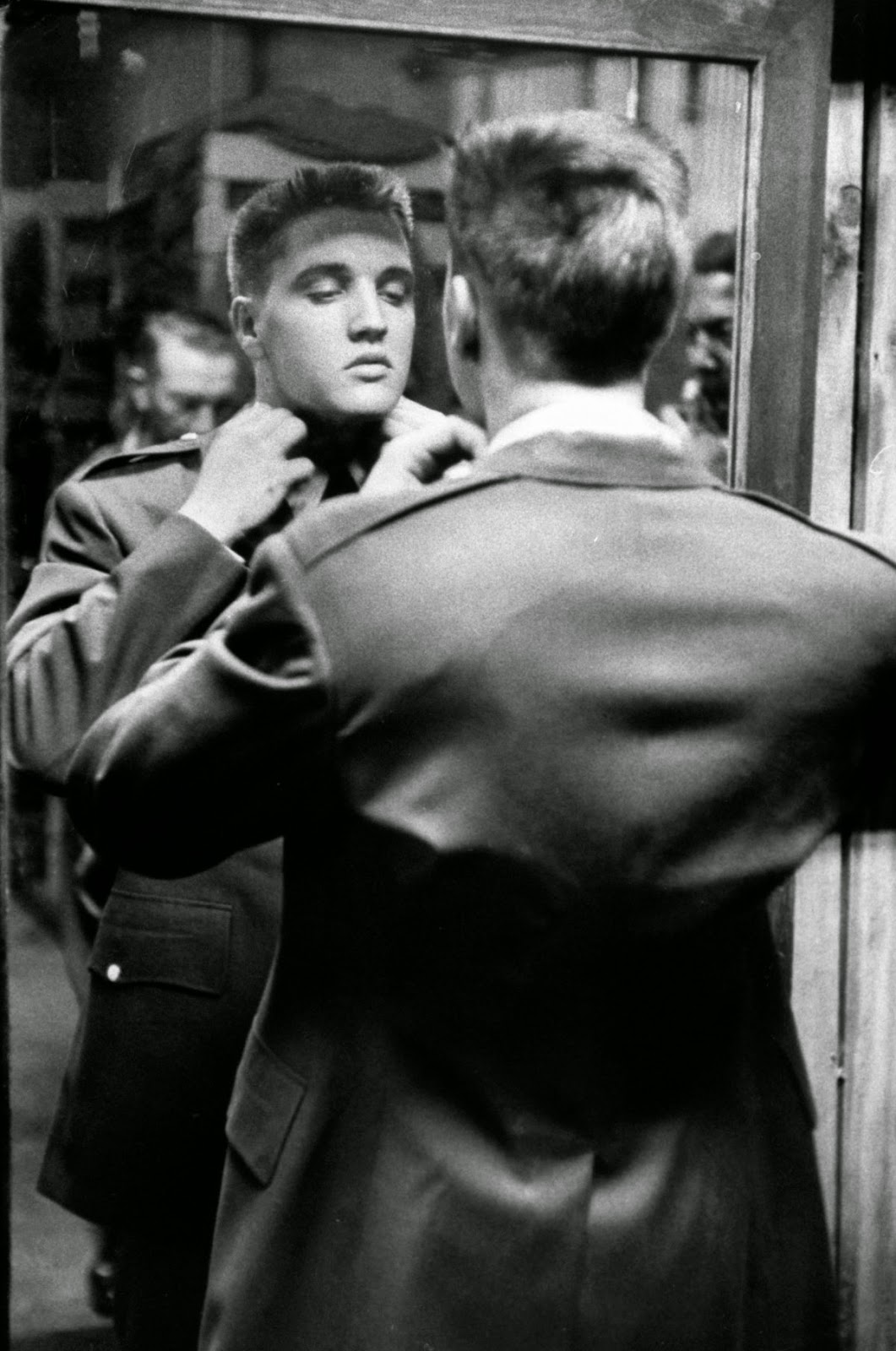 10 Interesting Photographs of Elvis Presley Joins the Army in 1958 ...