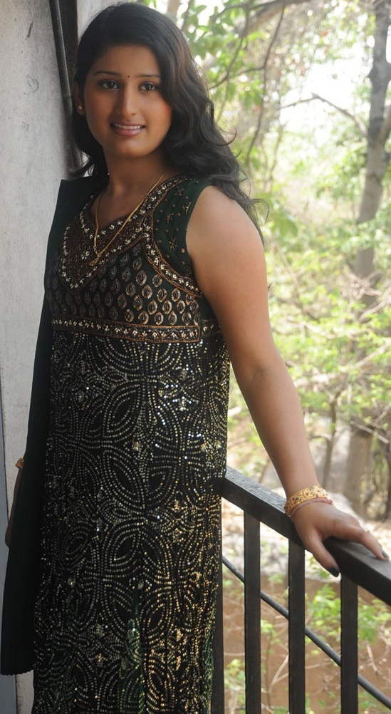 Barathi South Actress Cool Picture Gallery | obsession sweet