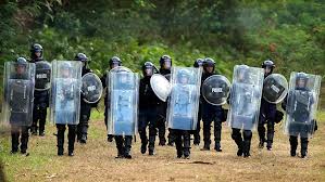 Hla Oo's Blog: Australia Sending Boat People to Nauru Tent-Camps