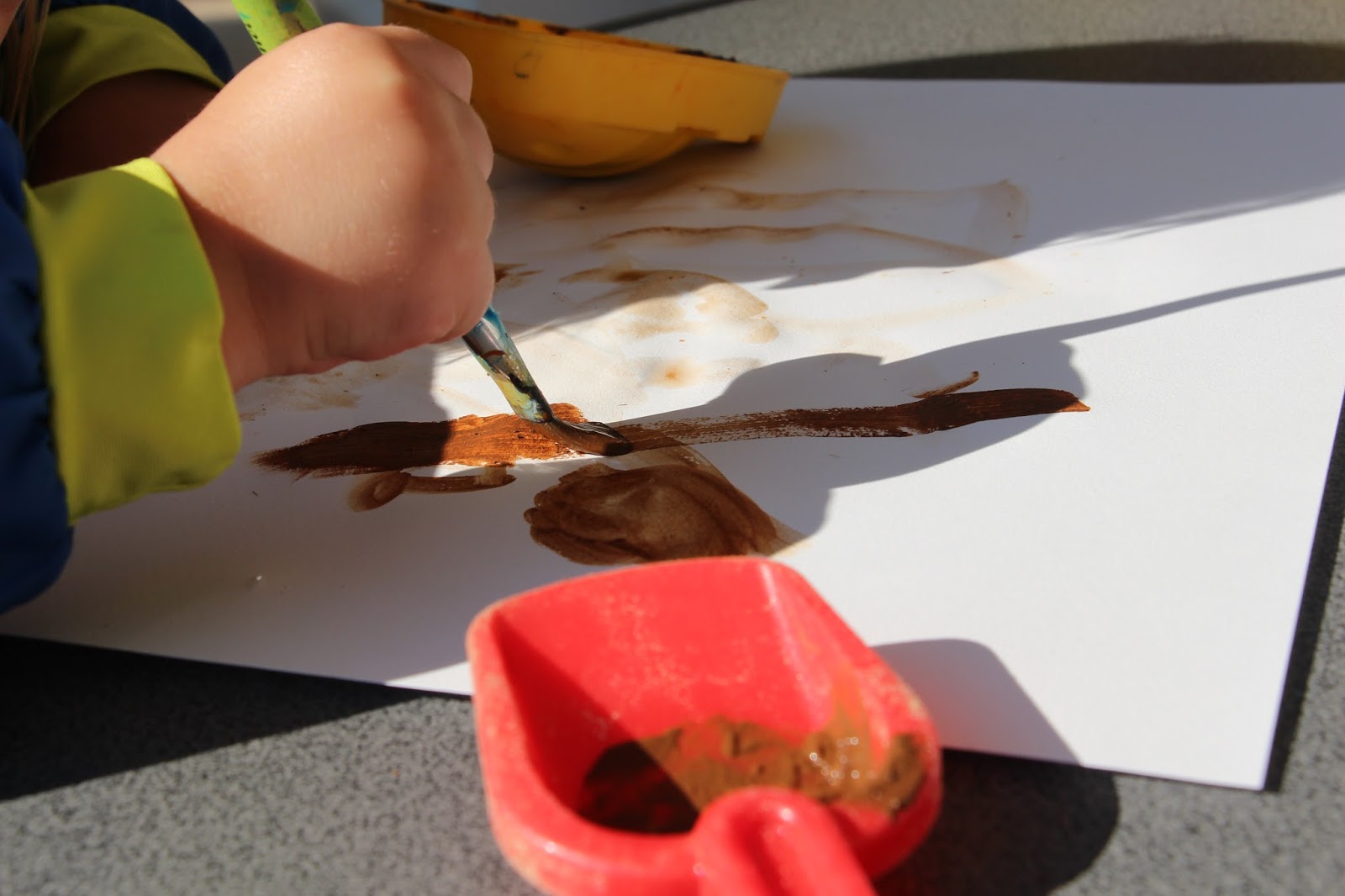 Kuhartnica: Kaj uporabiti, če pri roki nimamo barv - slikanje s teraroso