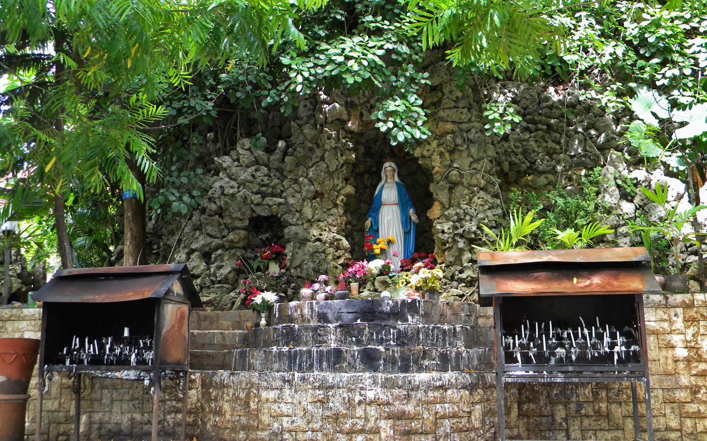 Goa Maria di Yogyakarta: Goa Maria Ratu Perdamaian Sendang Jatiningsih