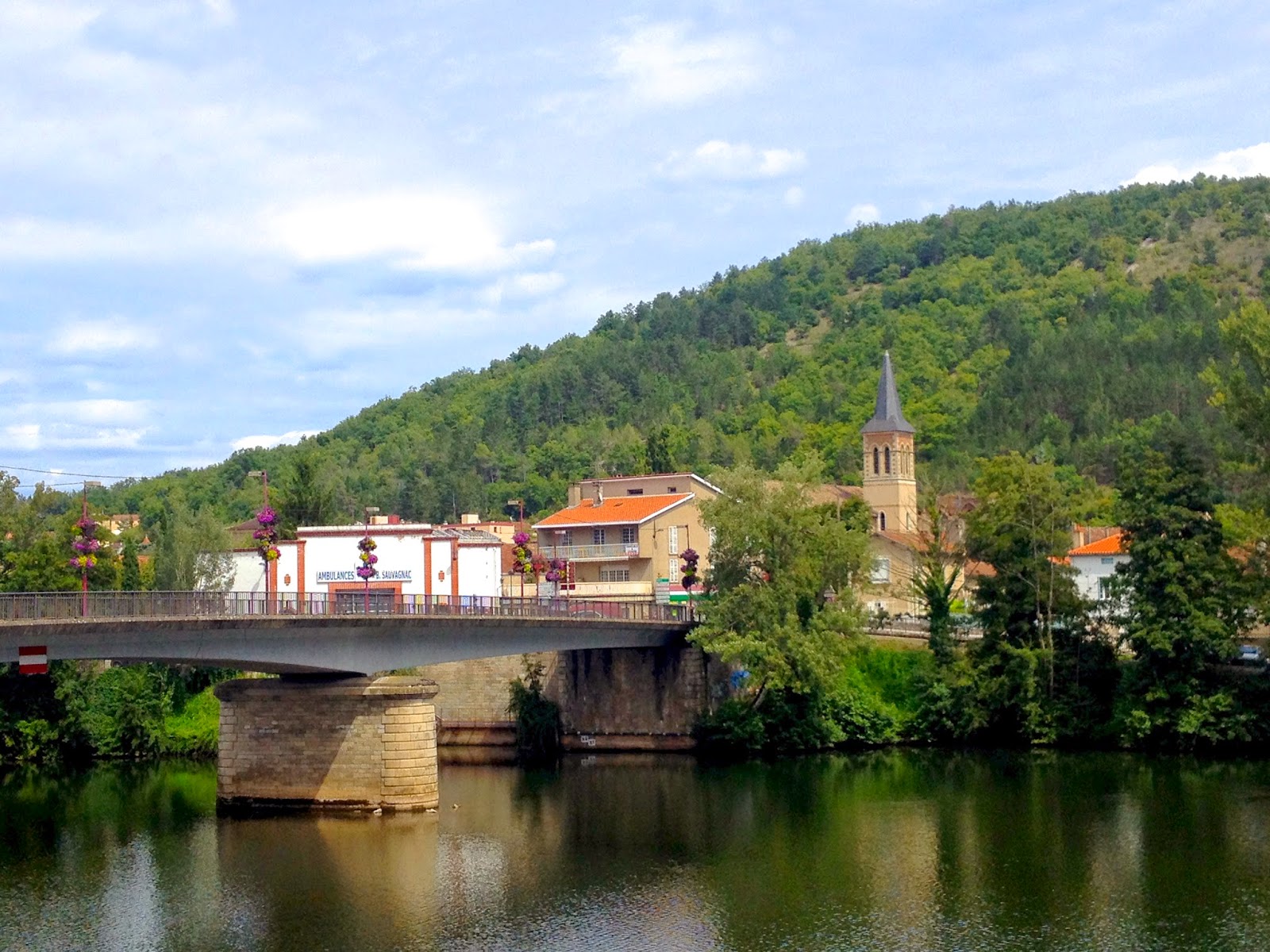 Américaine Girl: You Won't Believe The Story Behind Cahors, France
