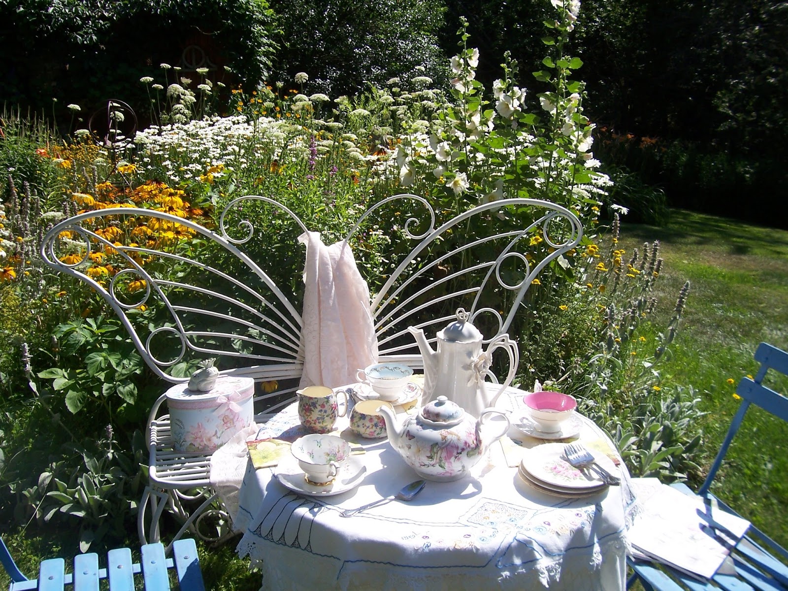 Two Cottages And Tea: Late Summer Tea