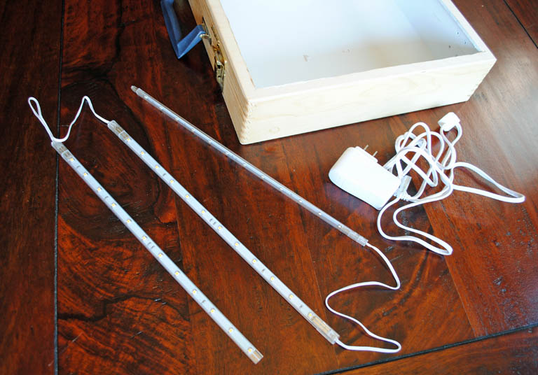 Tom Sarmo: The Cranky Bird Studio: Quick and Easy: DIY Artist's Light Box