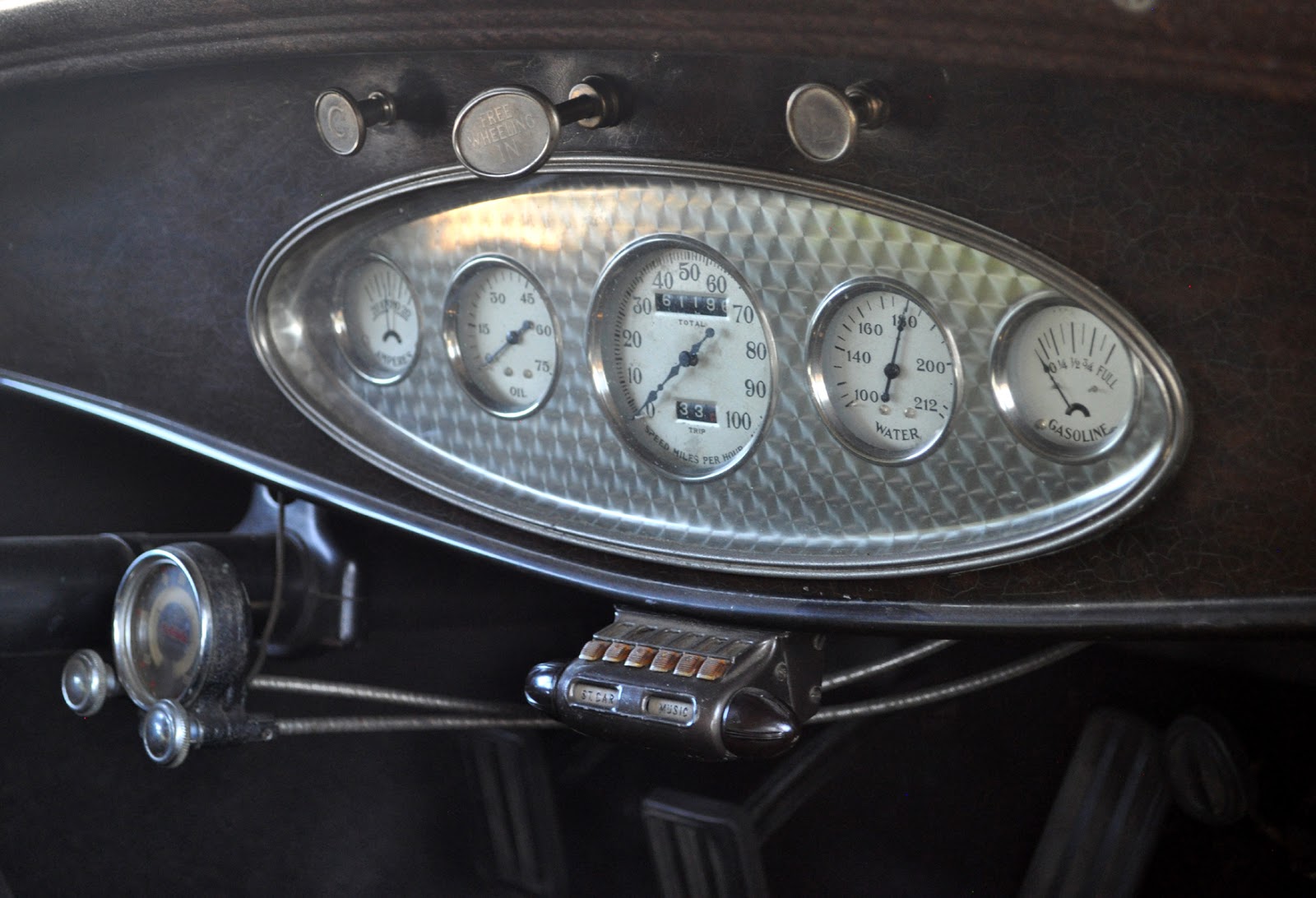 Just A Car Guy: what a high tech radio looked like in the 1930s