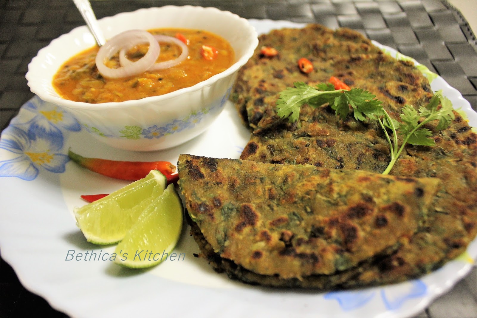Bethica's Kitchen Flavours: Kulfa Saag Paratha (Purslane Leaves Flat Bread)