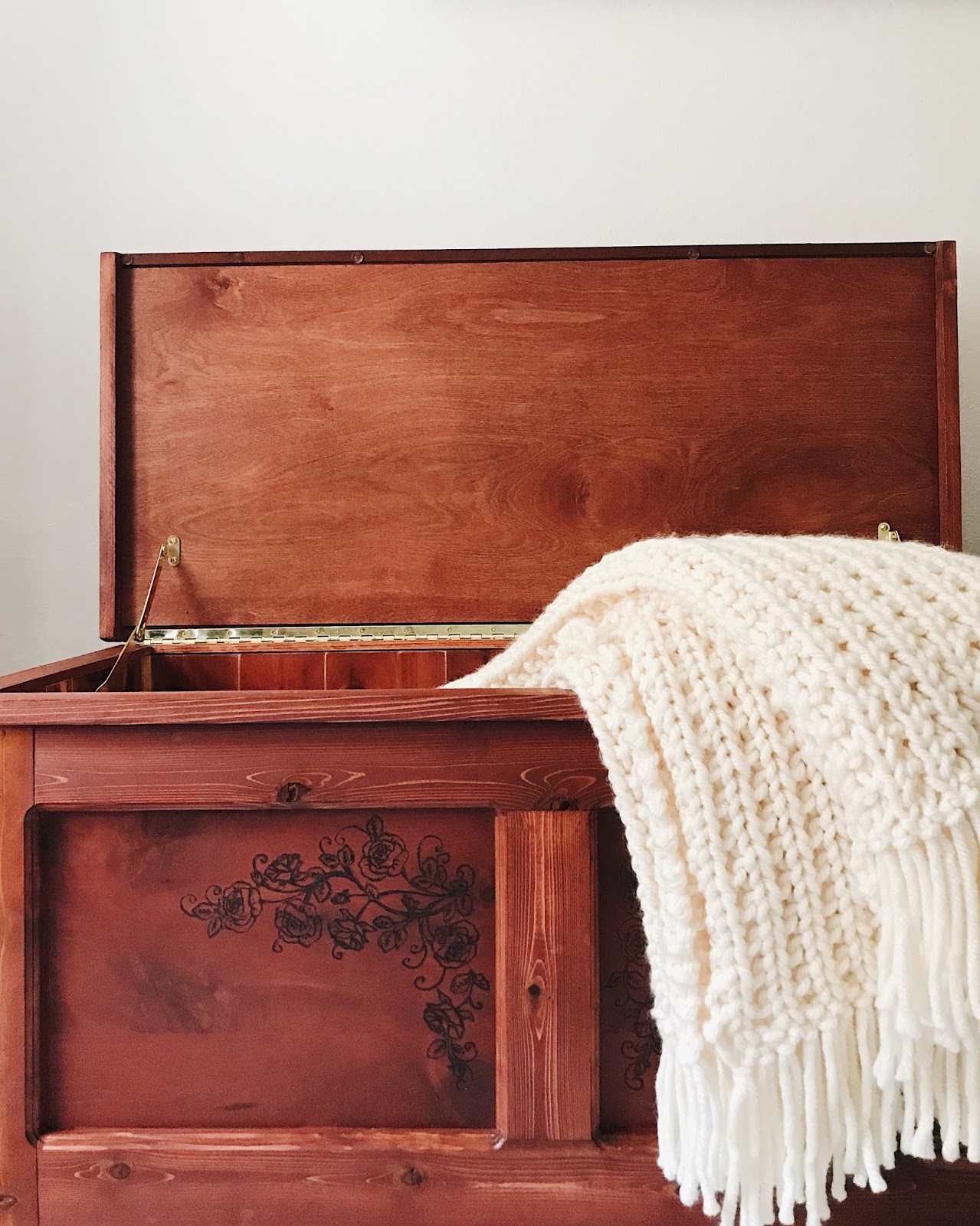 Brenna Ann Handmade: FREE KNITTING PATTERN: The Chunky Ribbed Fringe ...