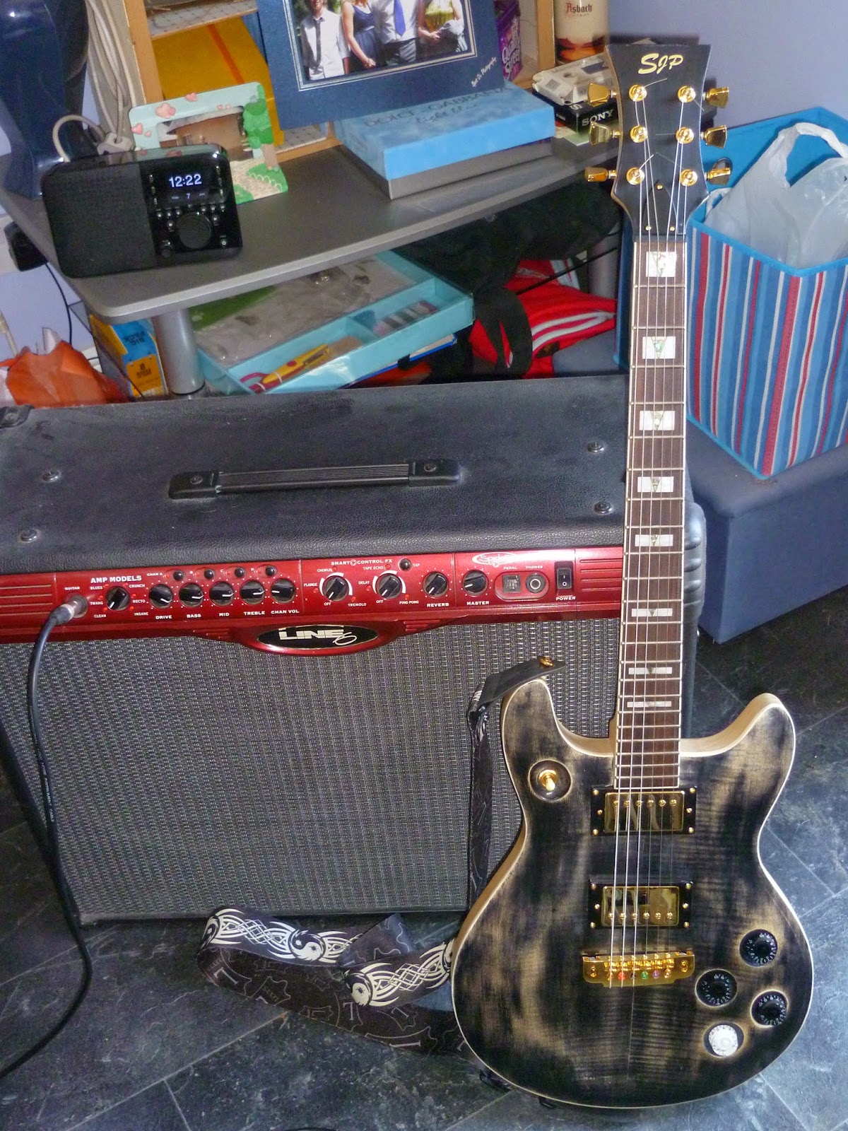 Ampmaker N5X Build - My First!: Day 1, unpacking the box, checking the ...