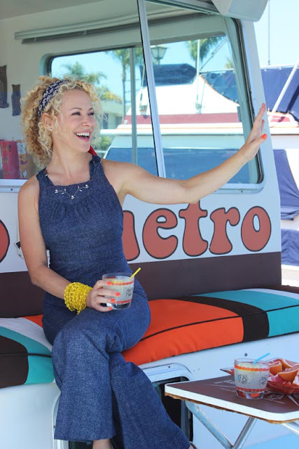Hung Up On Retro: Retro Metro Houseboat