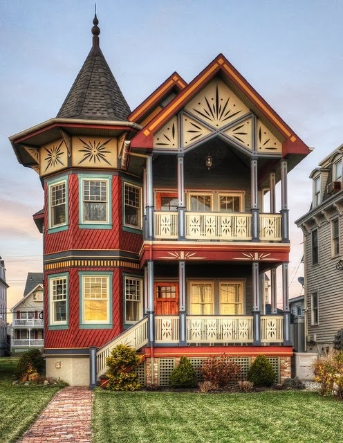 Alejandra Creatini: American Houses - VICTORIAN