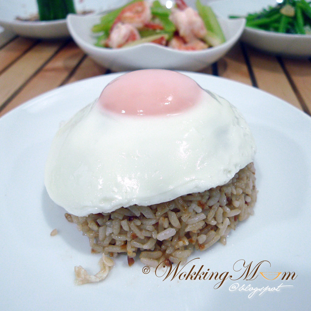 Let's get Wokking!: Cooking a perfect looking egg 煎一粒漂亮的荷包蛋 | Singapore ...