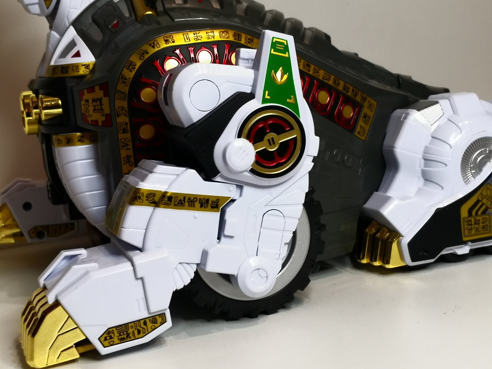 Figuras: Review del Soul Of Chogokin GX-85 Titanus de "Mighty Morphin ...