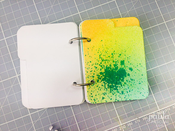 Paula Pascual: Mini notepad using die cutting