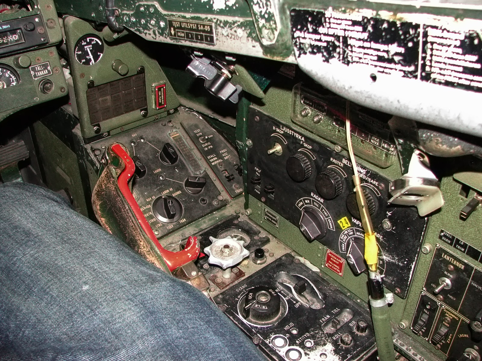 A mile of runway will take you anywhere.: A visit to Sweden's Aeroseum