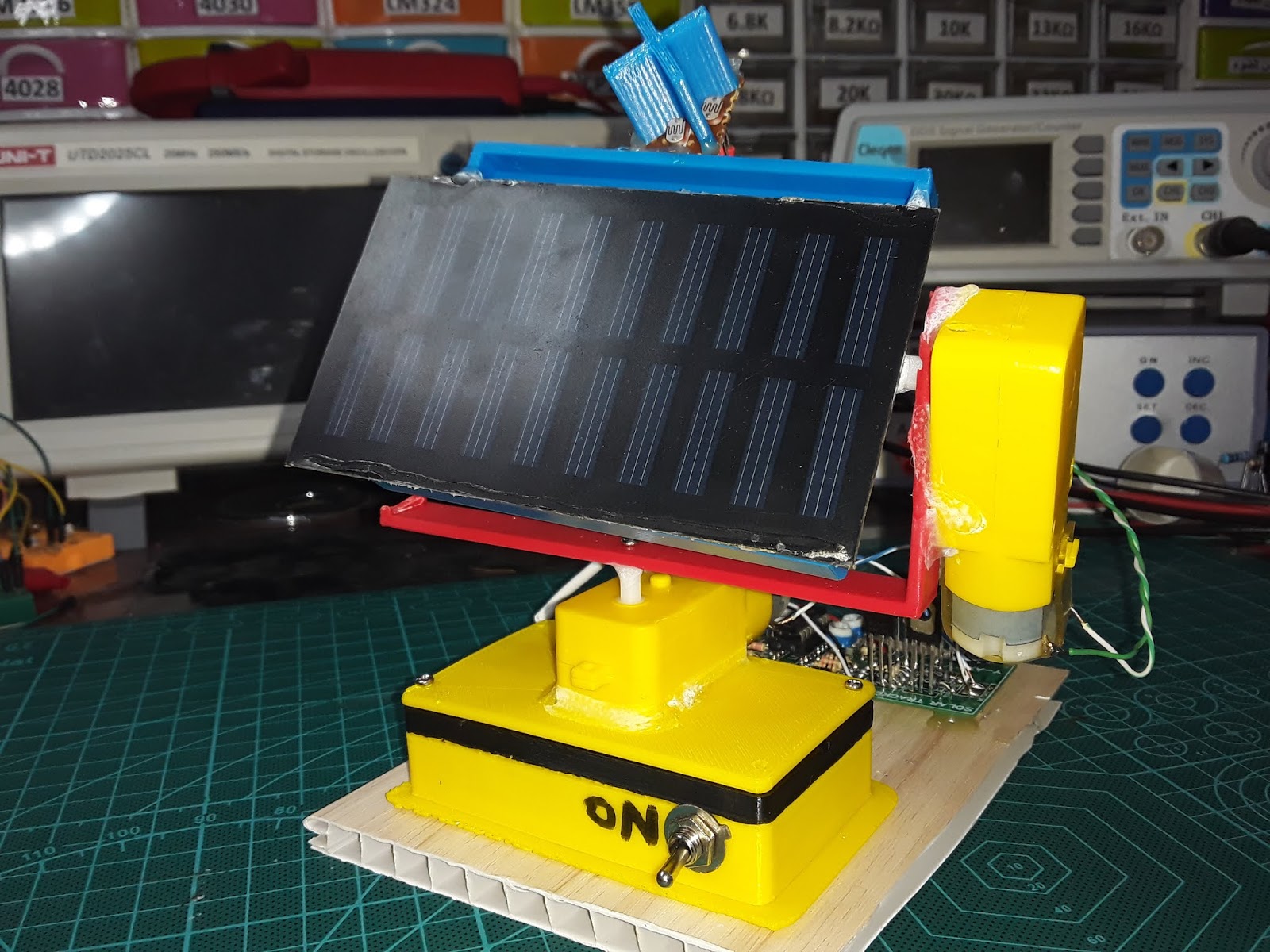 Dual Axis solar tracker without microcontroller ~ Simple Projects