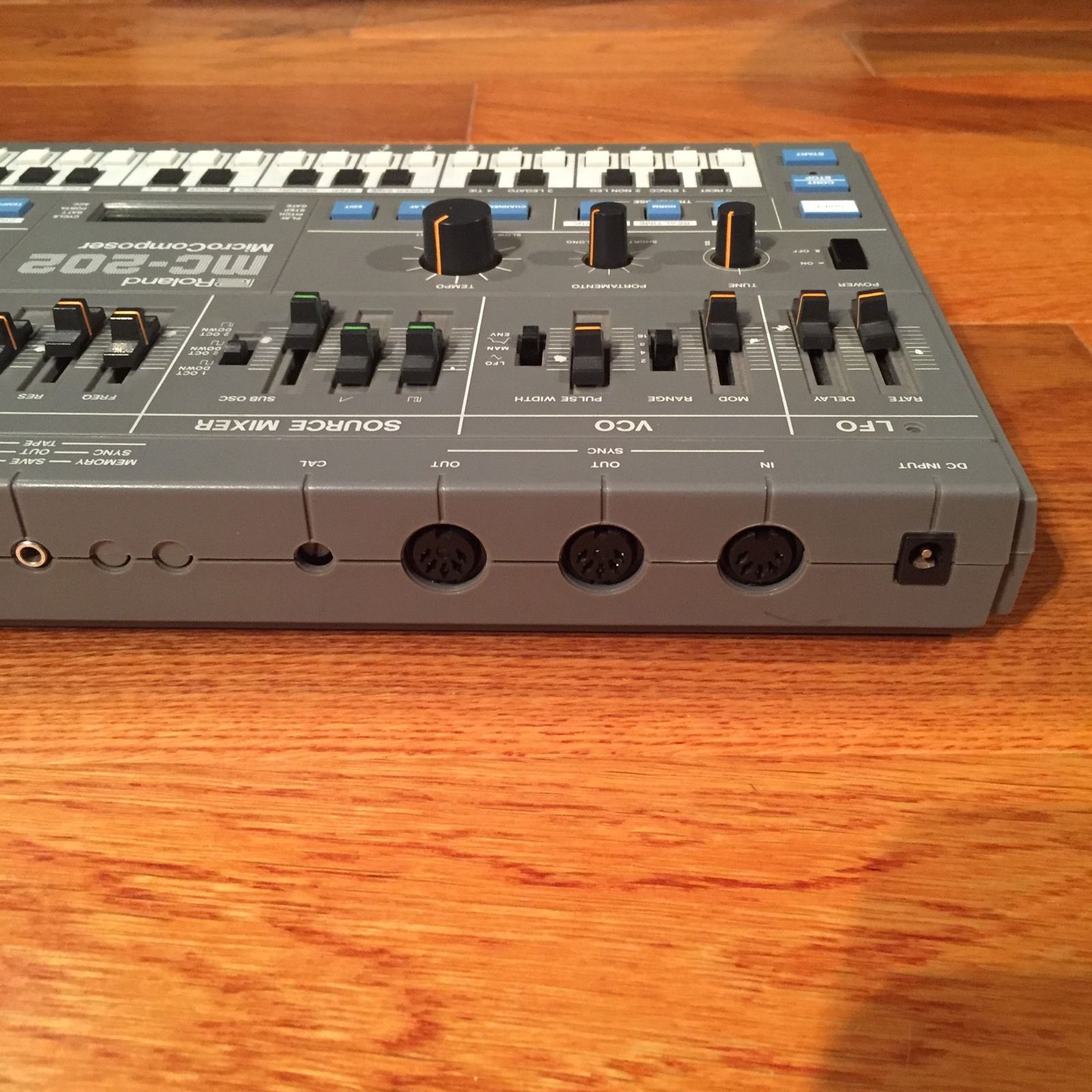 MATRIXSYNTH: Roland MC-202