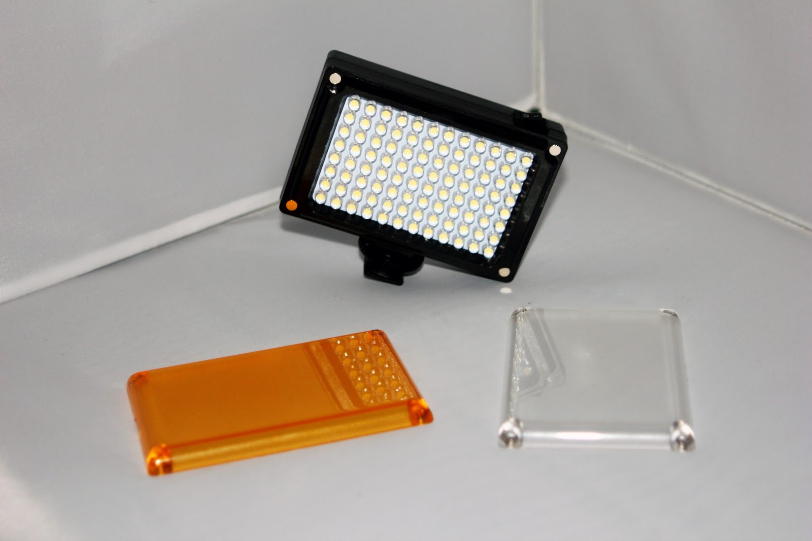 Rhino Tech - V2 Beam DSLR Camera Light Review