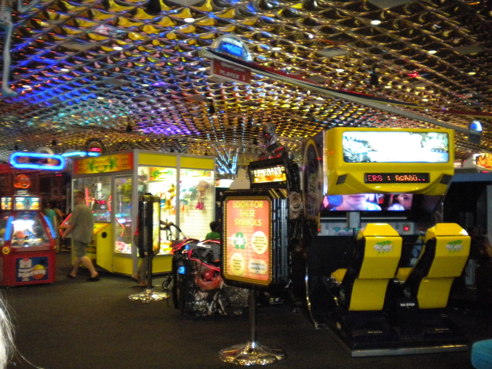 Shabby Brocante: Escape to the Peppermill, Reno Nevada