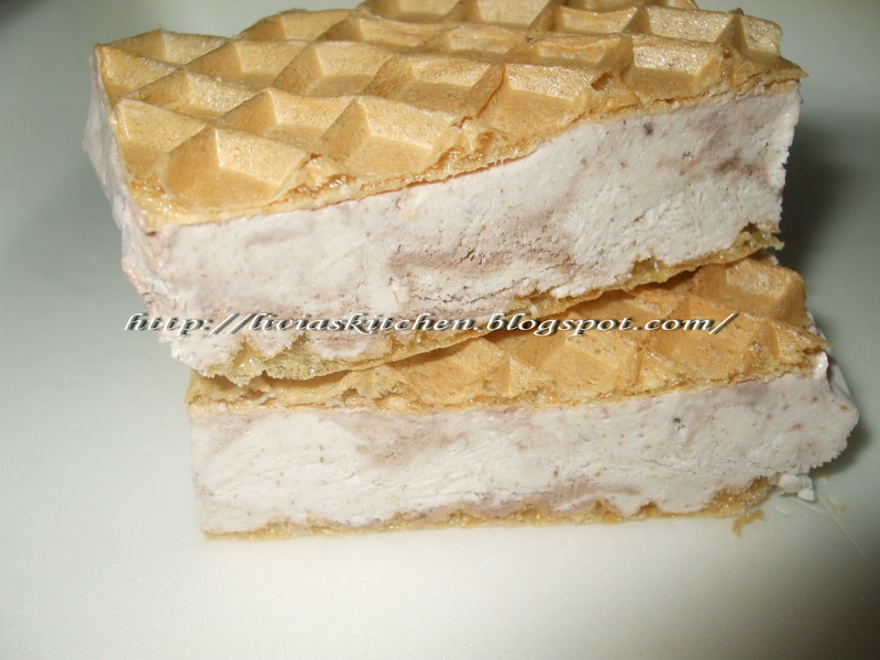 Livia`s Kitchen: Inghetata sandwich