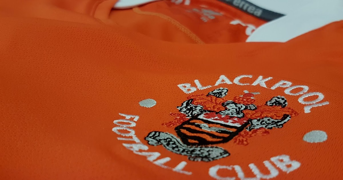 Camisas de Futebol: Home kit do Blackpool para a temporada 2016-17
