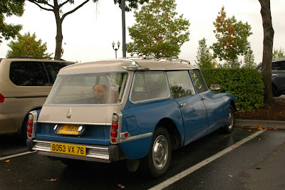OLD PARKED CARS.: 1972 Citroën DS Safari.