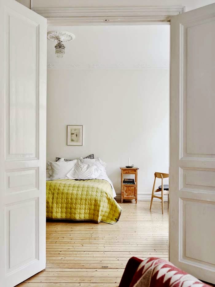 Keltainen talo rannalla: Kolme kotia Ruotsista