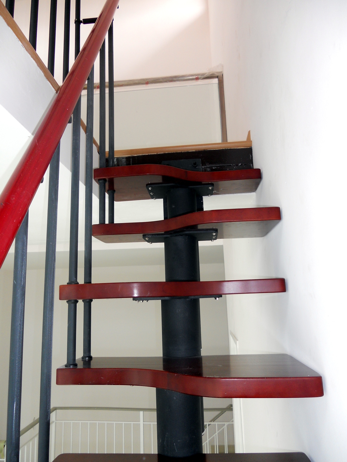 New mezzanine floor with Mini staircase - Modern Air-well