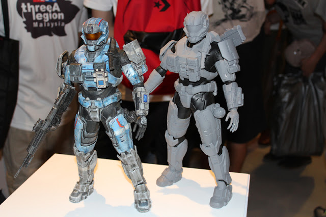 Fruitless Pursuits: ThreeA Toys Showcase Portal Robots and More!