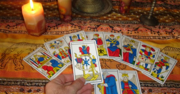 Ars Lamia: Usos alternativos del tarot I