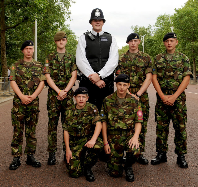WOMENIFY: Britain's tallest policeman