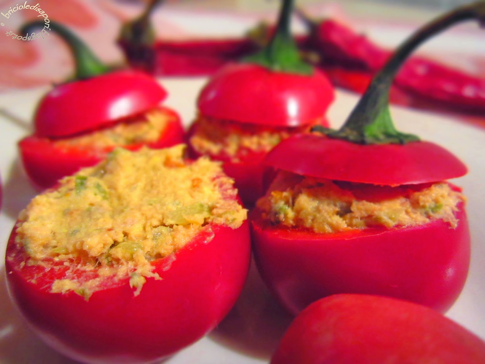 Peperoncini ripieni (da consumare al momento) | BRICIOLE DI SAPORI