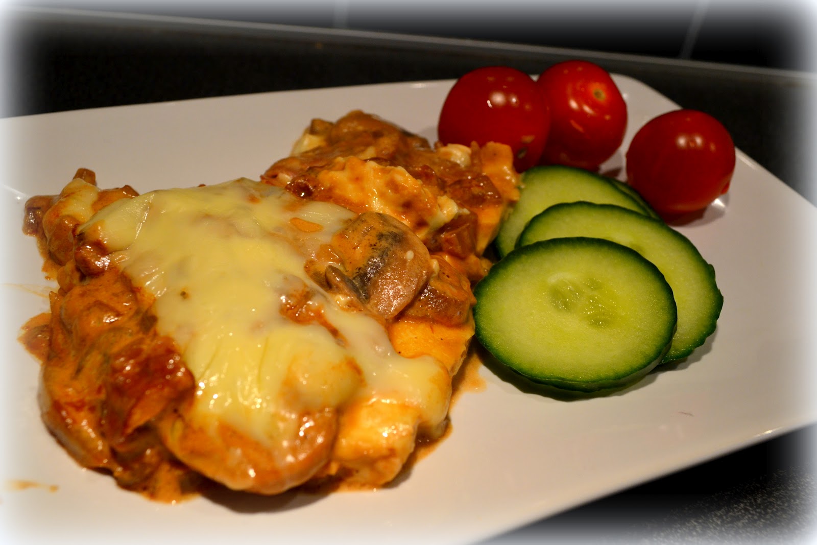 Mat och annat gott: Ugnsomelett med champinjon,lök och bacon stuvning Lchf