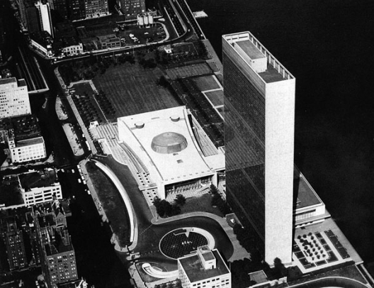 Carlos Eduardo Silva : OSCAR NIEMEYER - EDIFICIO DE LAS NACIONES UNIDAS ...