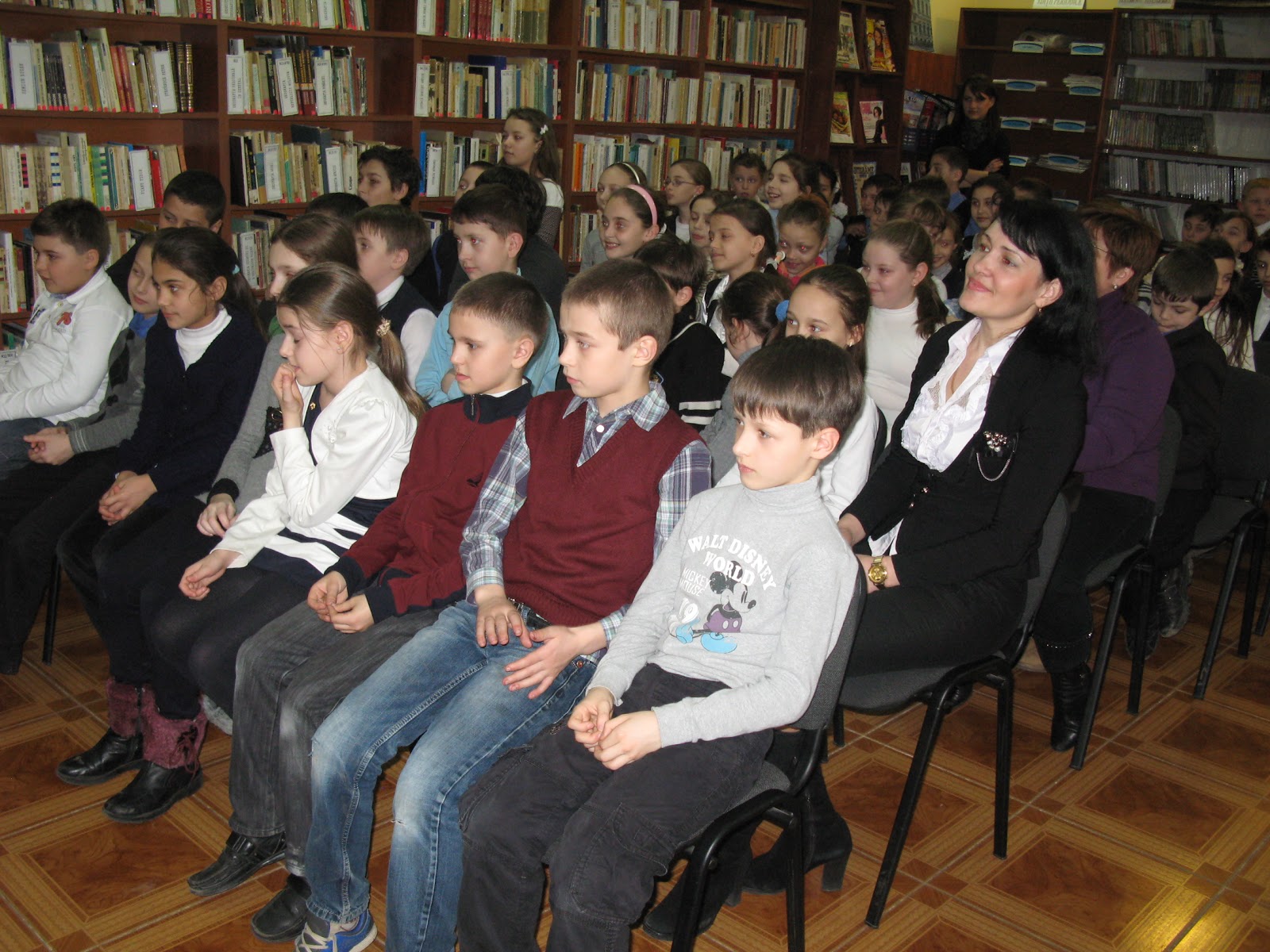 Biblioteca Ovidius: Scriitorul Iulian Filip în dialog cu copii la ...