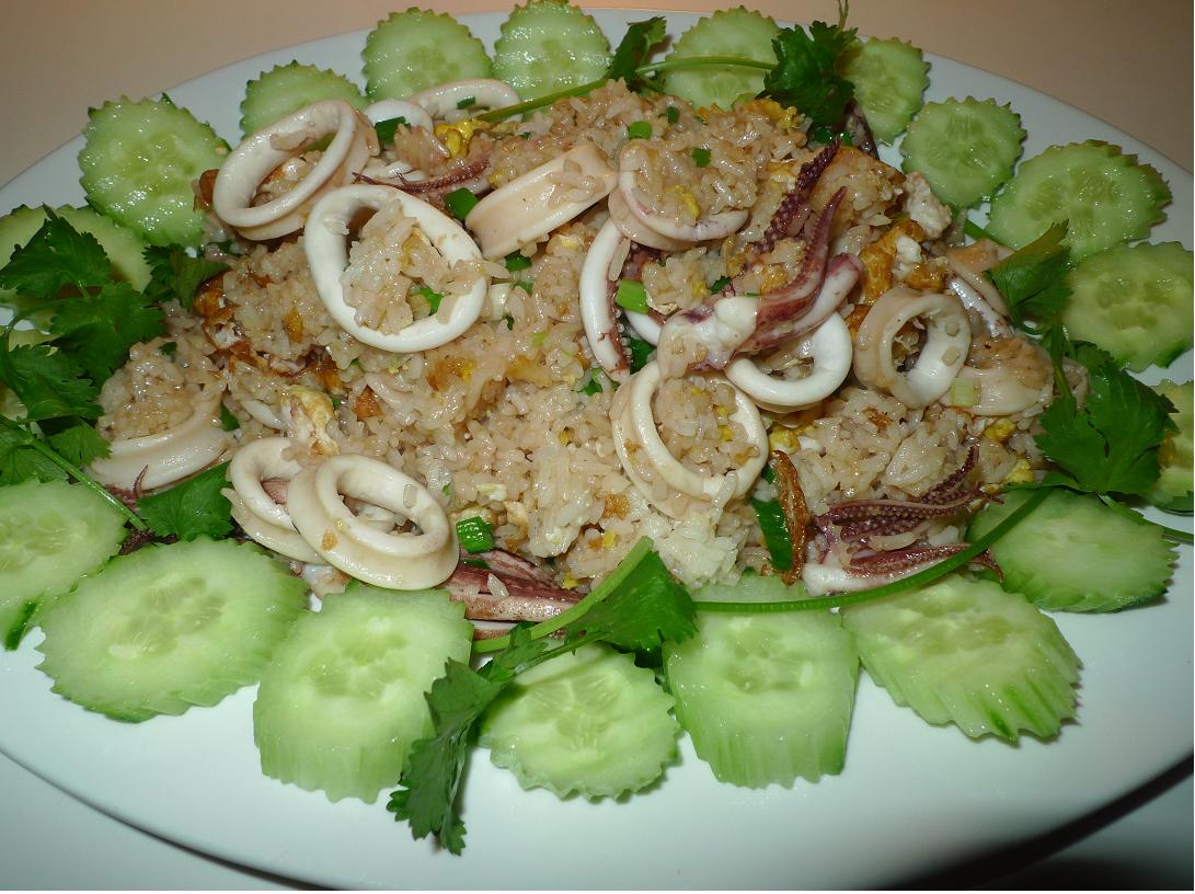 Amporn's Thai Kitchen: Calamari fried rice