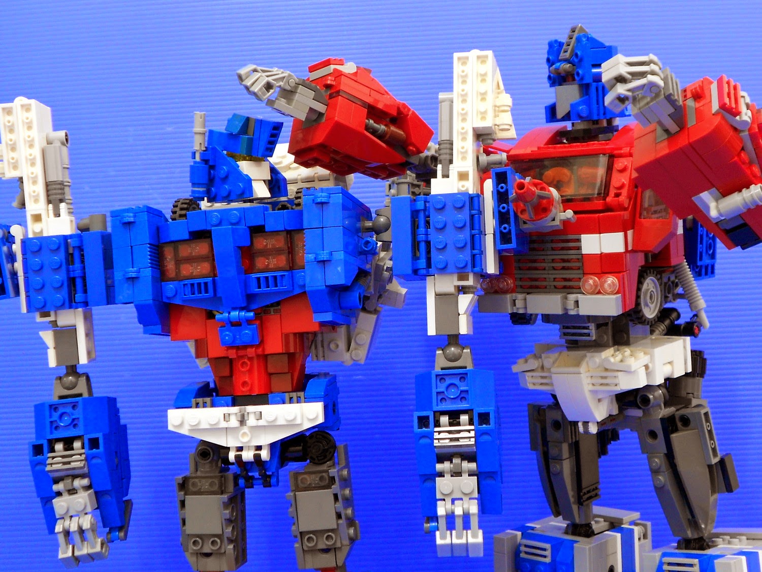 Alanyuppie's LEGO Transformers: LEGO Ultra magnus: Part 3 of 3 (Robot mode)