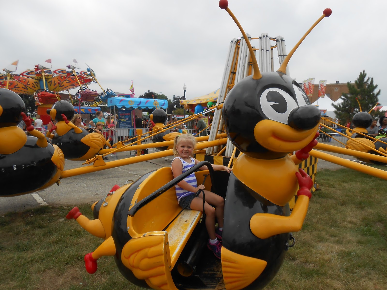 Glimpses of Camden: Fair Rides
