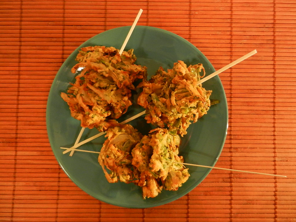 Sizzling Indian Recipes.....: Fritters with Florida hot chilies, Onion ...