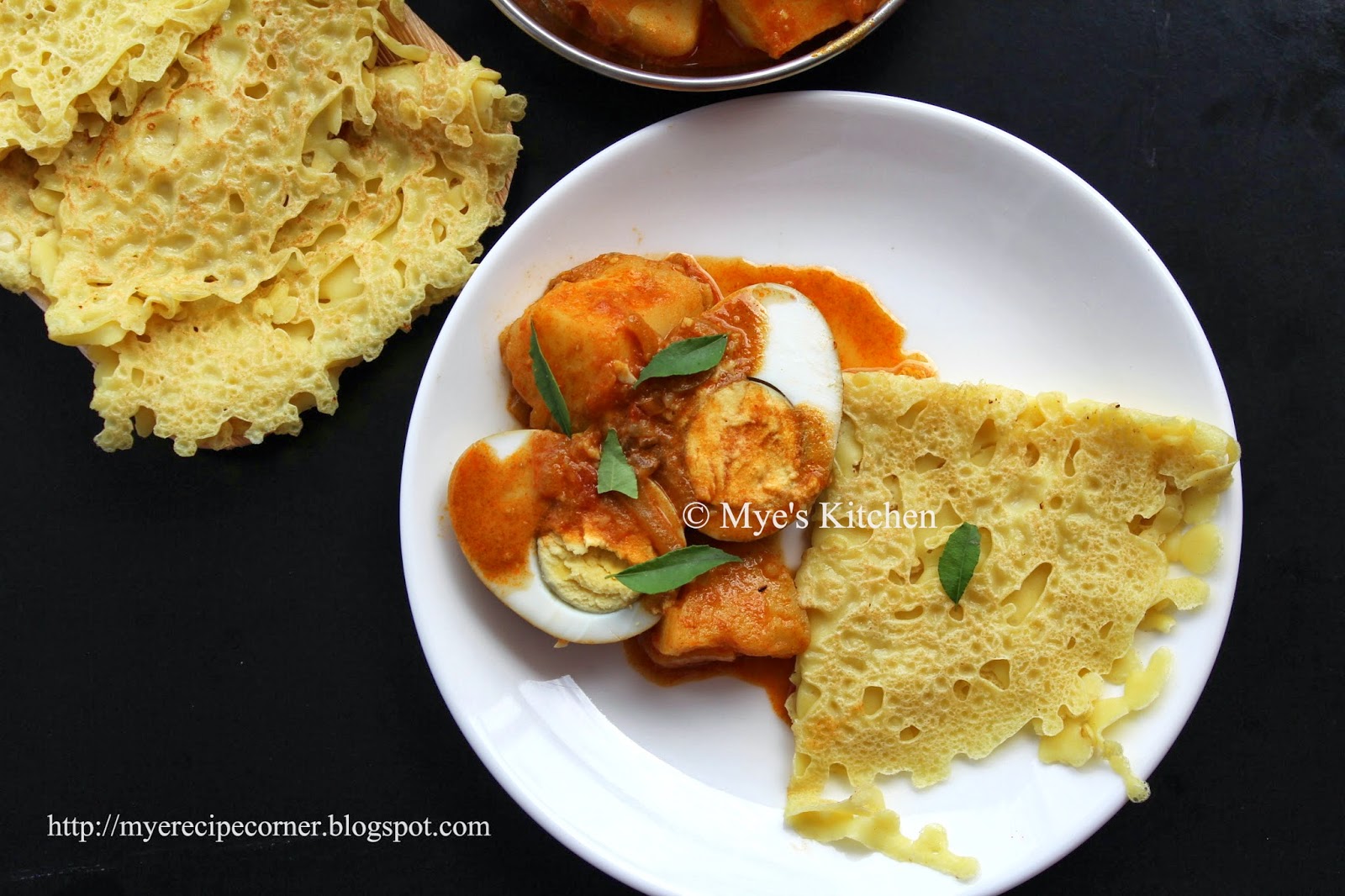 Mye's Kitchen: Roti Jala Recipe / Malaysian Net Crepes / Net Breads