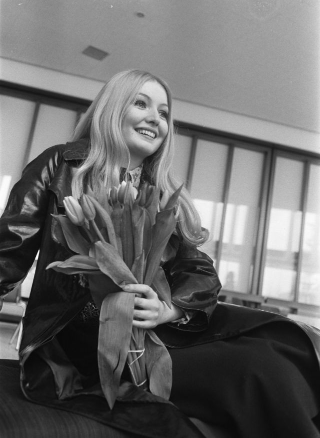 Those Were the Days: 22 Black and White Photographs of a Young and ...