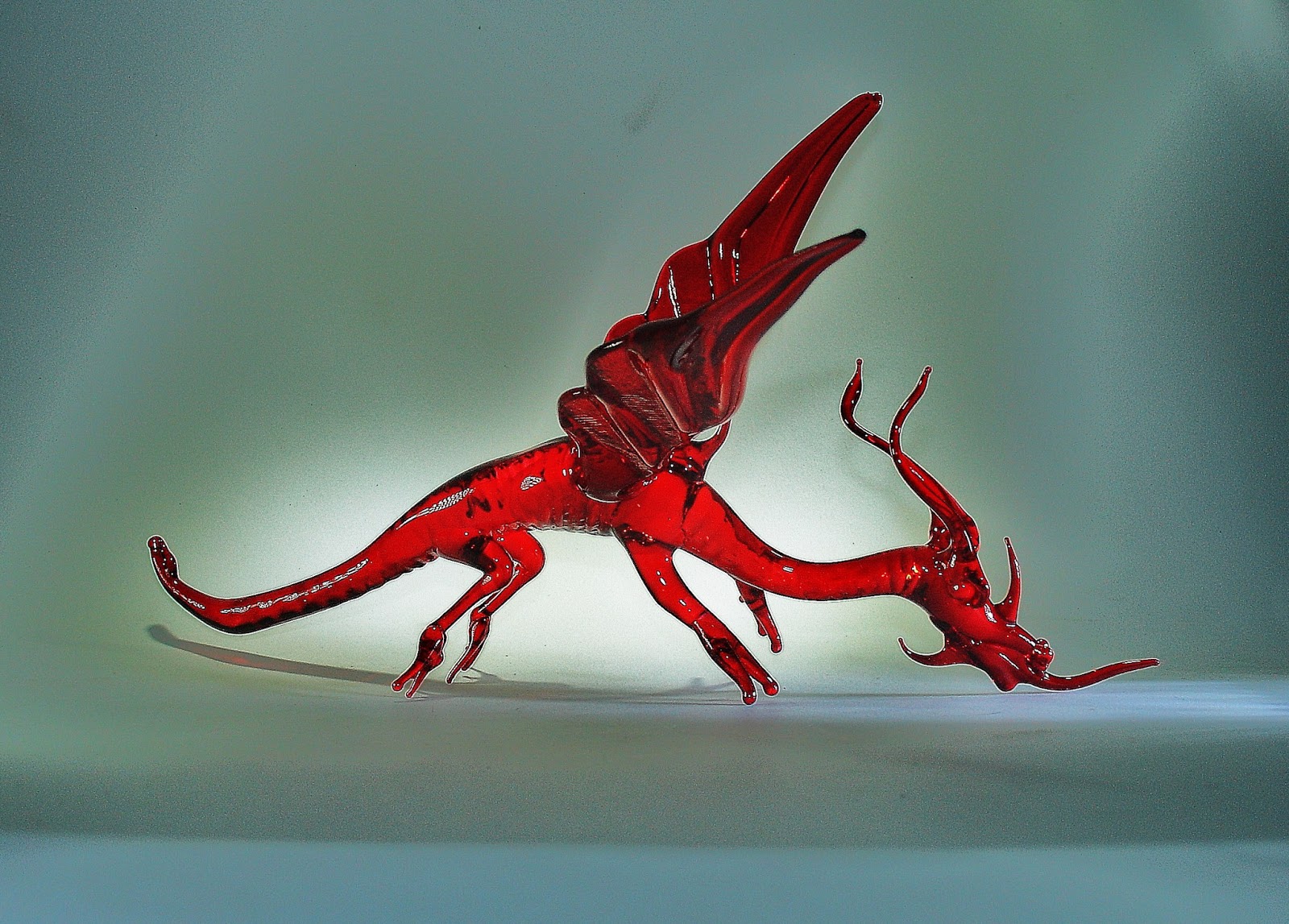 Glassbloggery: Flying Red Dragon Made of Glass