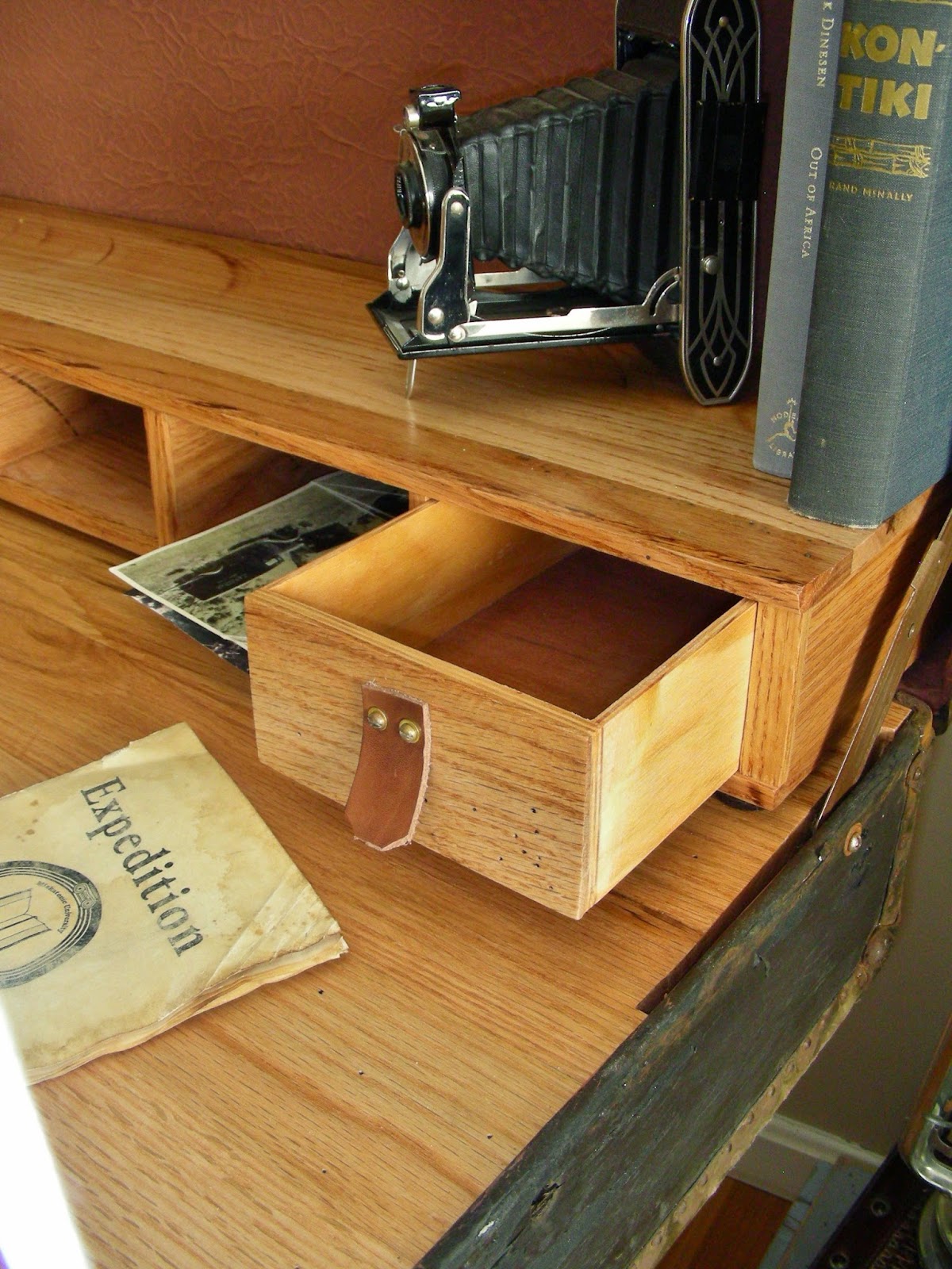 Destinations Vintage... Upcycled & Repurposed Stuff: Upcycled Suitcase ...