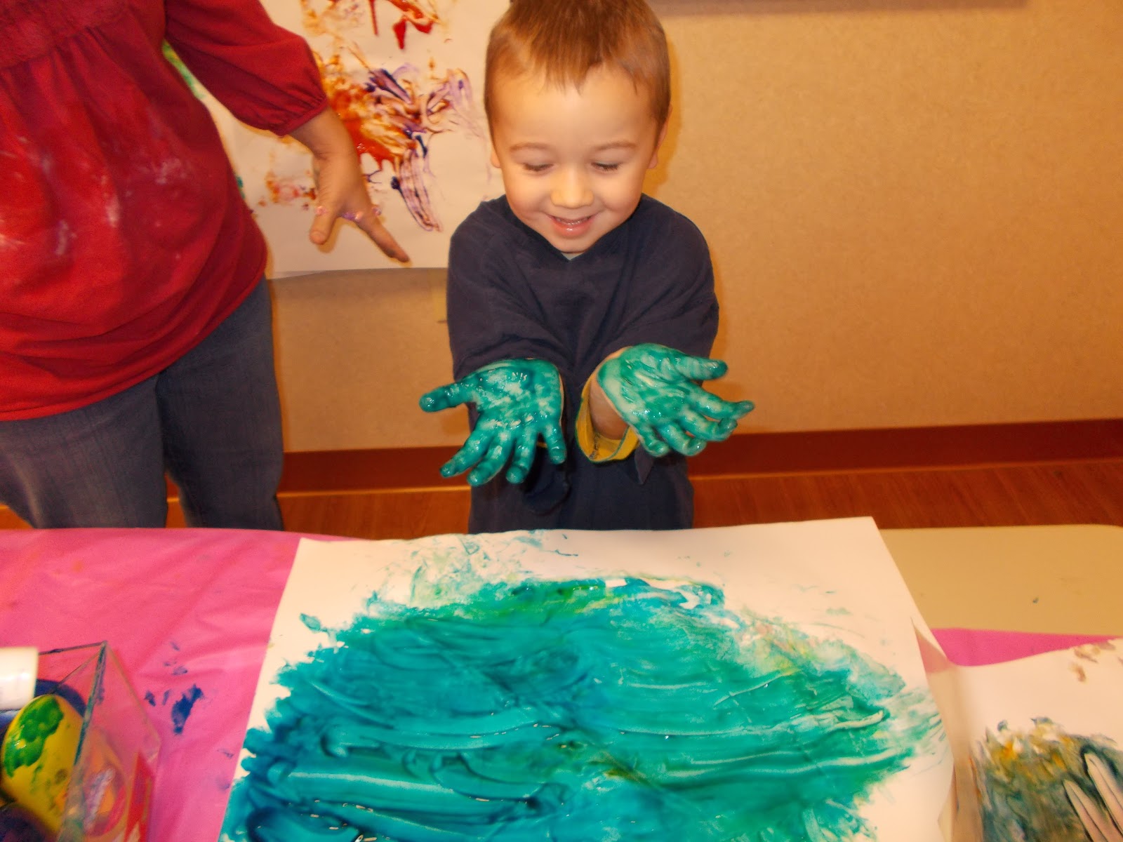 Neverlandarling: Messy Learning Lab: Mini Volcanoes and Fingerpainting