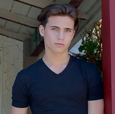 Tanner Buchanan Biography, Body Statistics, Family, Career, Favorites ...