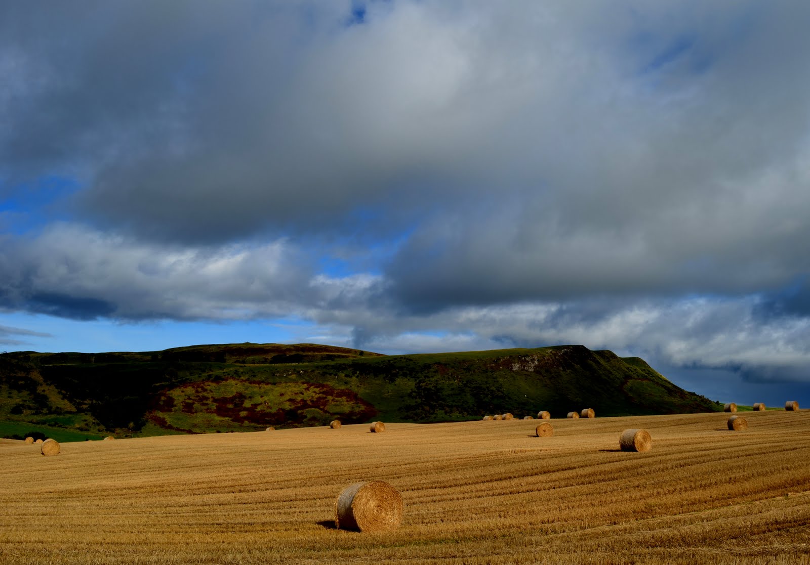 Tour Scotland: Tour Scotland Photographs Rain Clouds Rural Perthshire ...