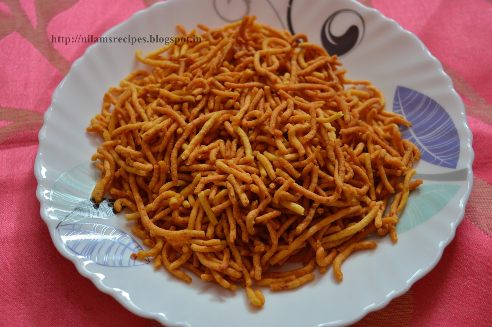Potato Sev | Diwali Snacks Recipe in Marathi | बटाटा शेव | Nilam's Recipes