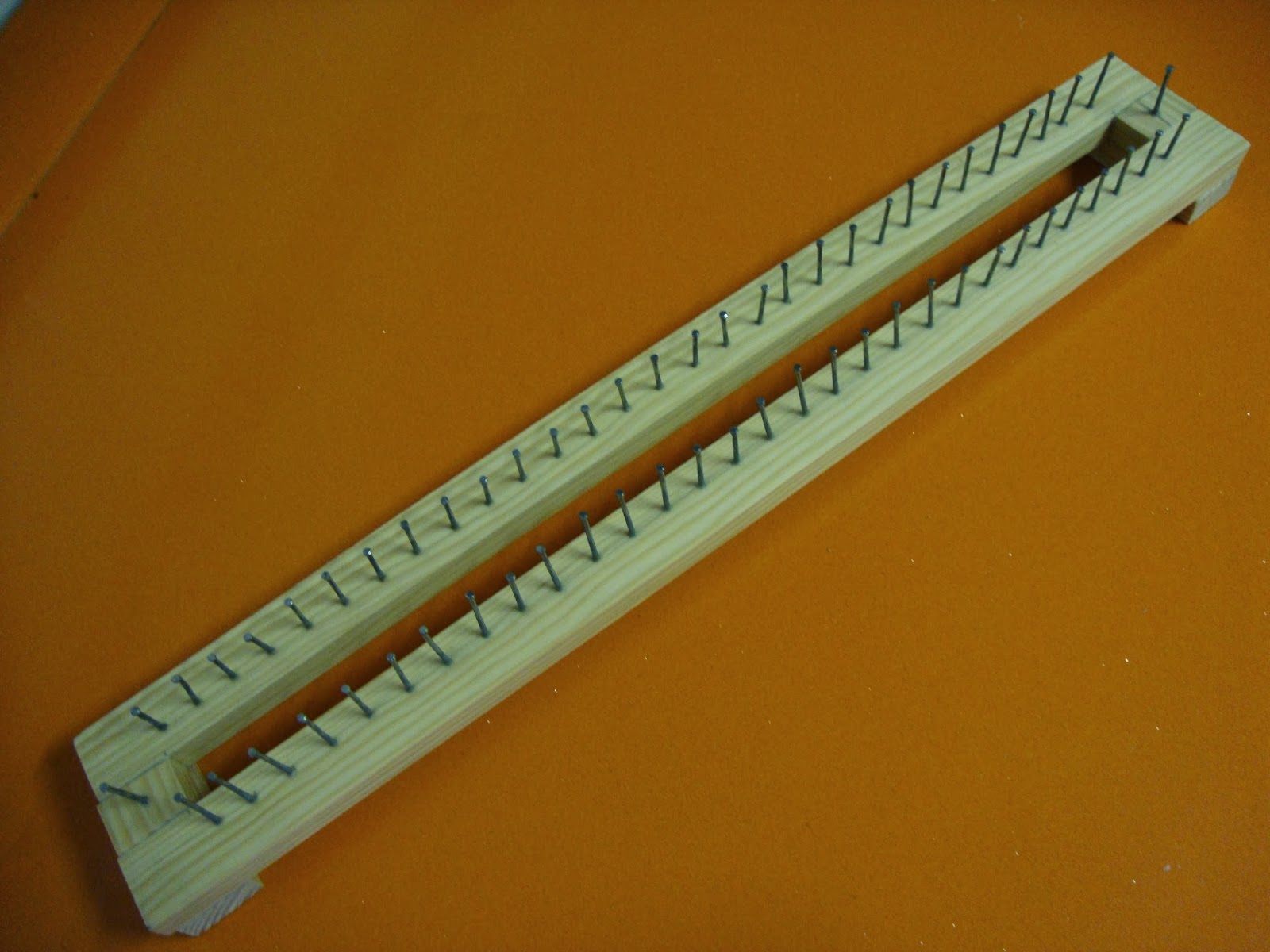 CREACIONES BATIBURRILLO: FABRICANDO UN TELAR RECTANGULAR