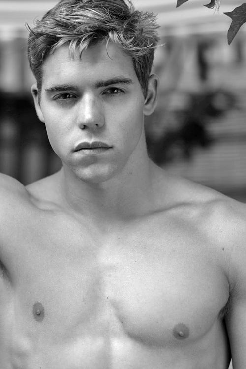 Sexiest Man Style: Chris- Campanioni