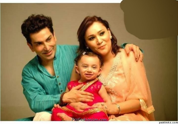 Family Pics of Famous Pakistani Celebrities with Children - Utho Jago ...