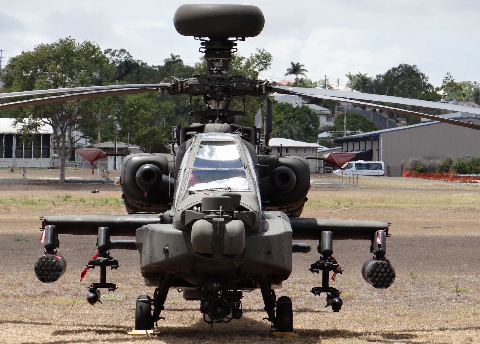 Air Queensland.blogspot: RSAF Boeing AH-64D Apache helicopters based at ...